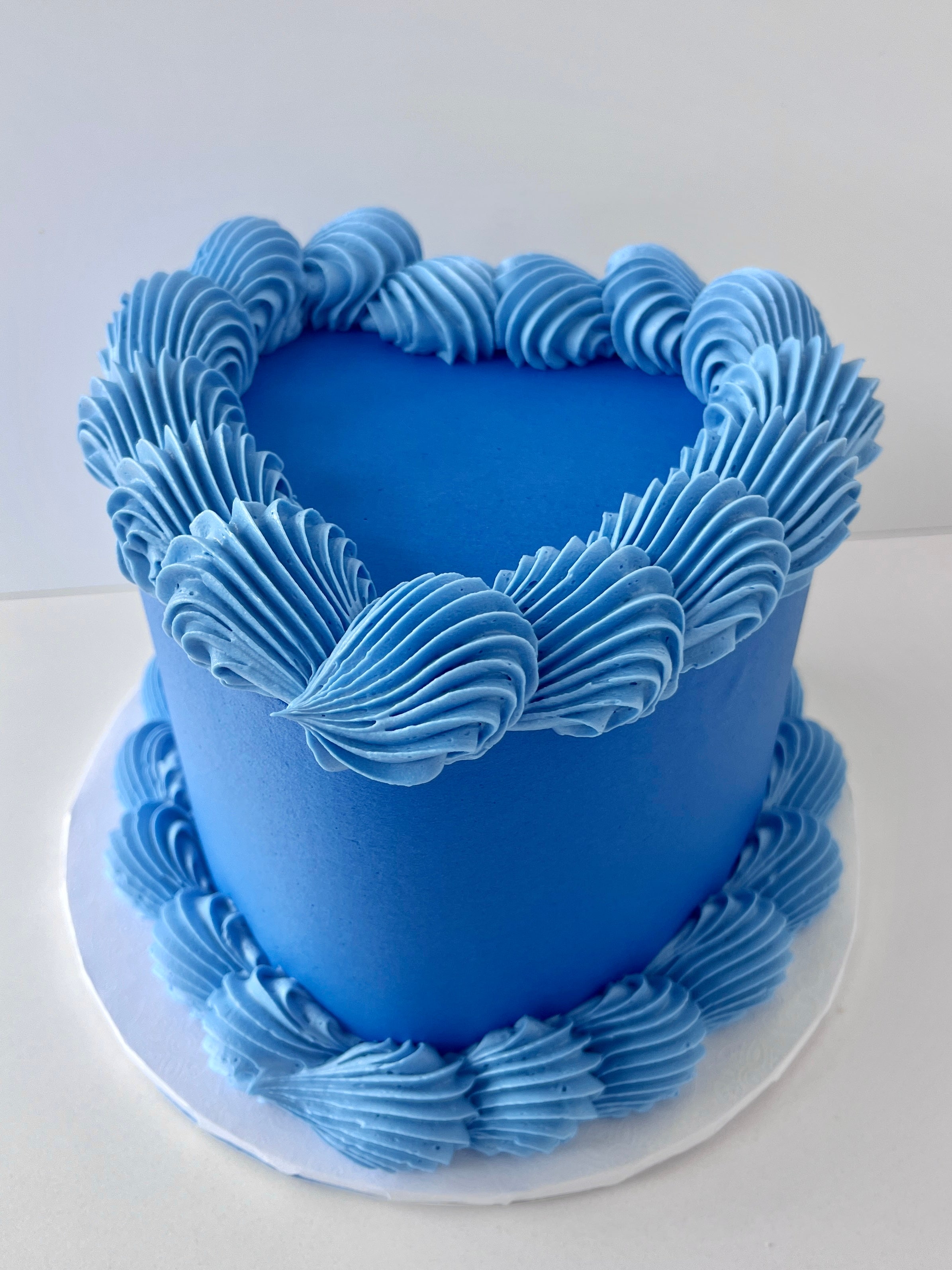 simple heart shape cake design